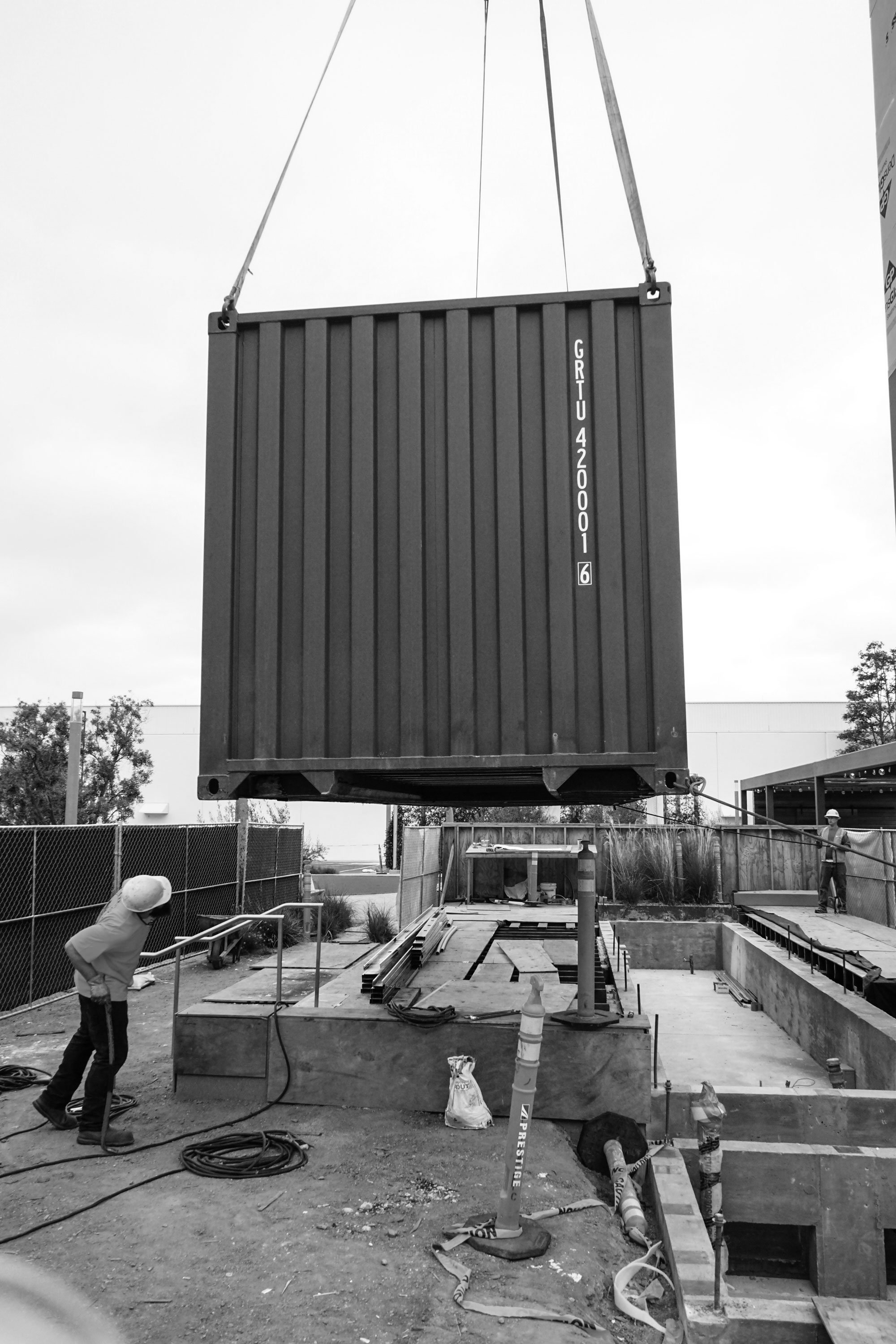 CONTAINER PAVILION AT INTERSECT